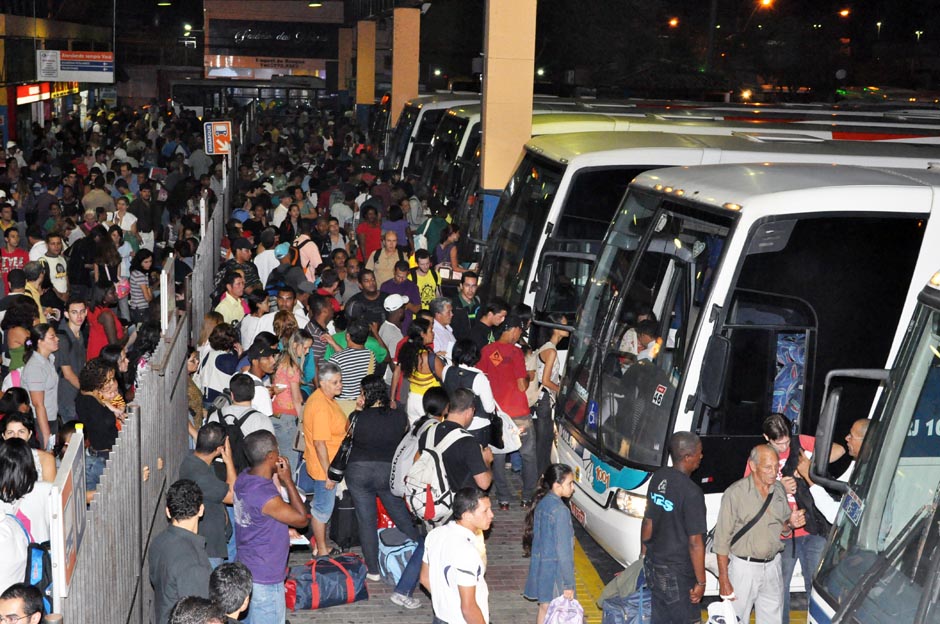 FERIADÃO: Expectativa de movimento na rodoviária de Macaé | ODEBATEON